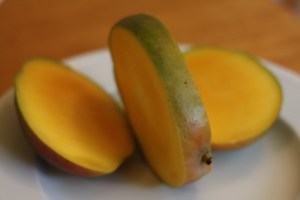 How to Dice a Mango | The Gourmand Mom