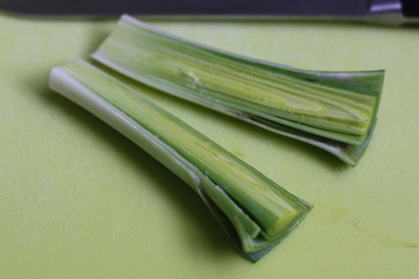 How to Clean and Slice Leeks | The Gourmand Mom